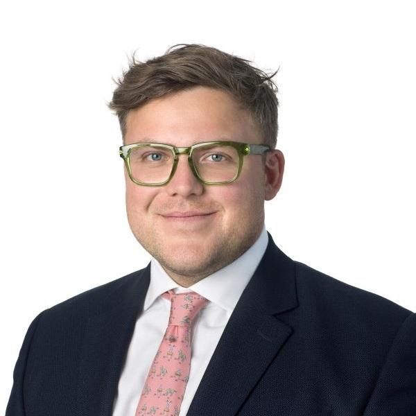 Sam White | Associate | Energy | Corporate | CMS UAE